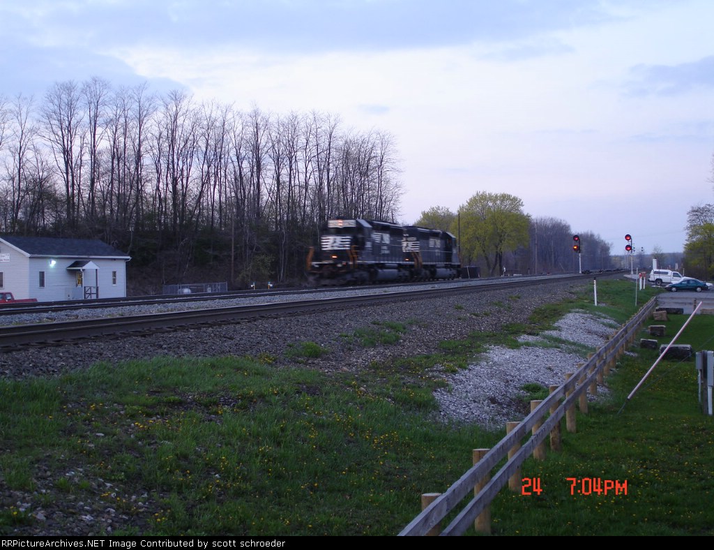 NS 3362 & NS 3340 pass the Cresson Engine House WB